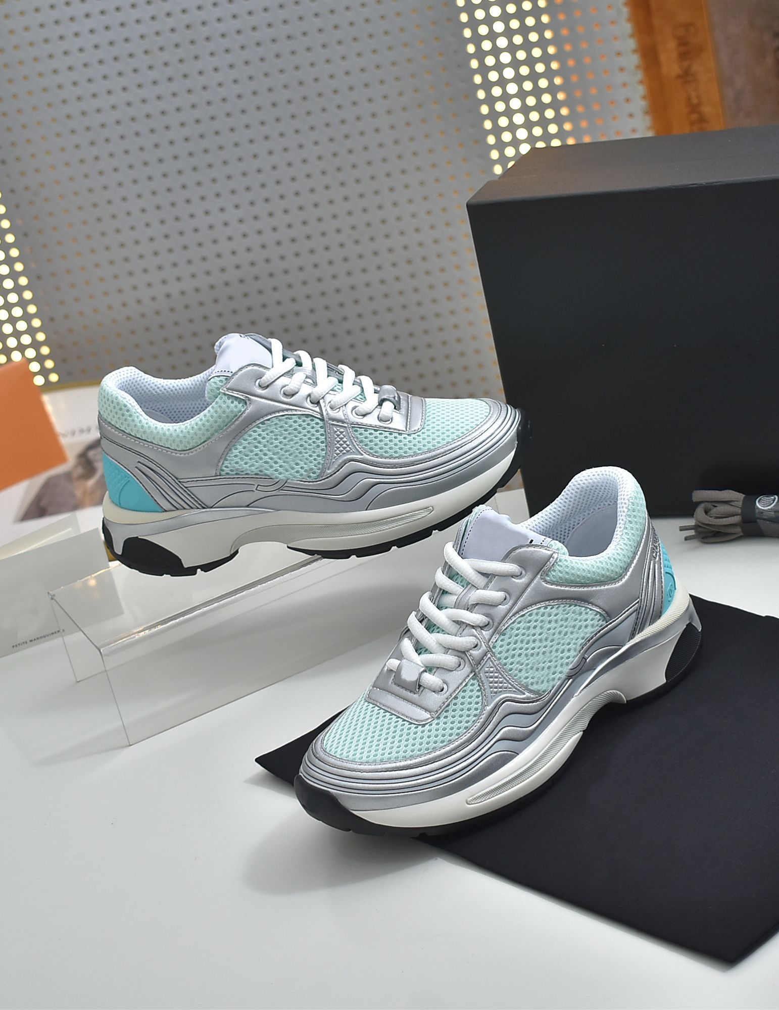 Designer Shoes Woman Sneakers Laminated Sneaker Reflective Trainer Men ...