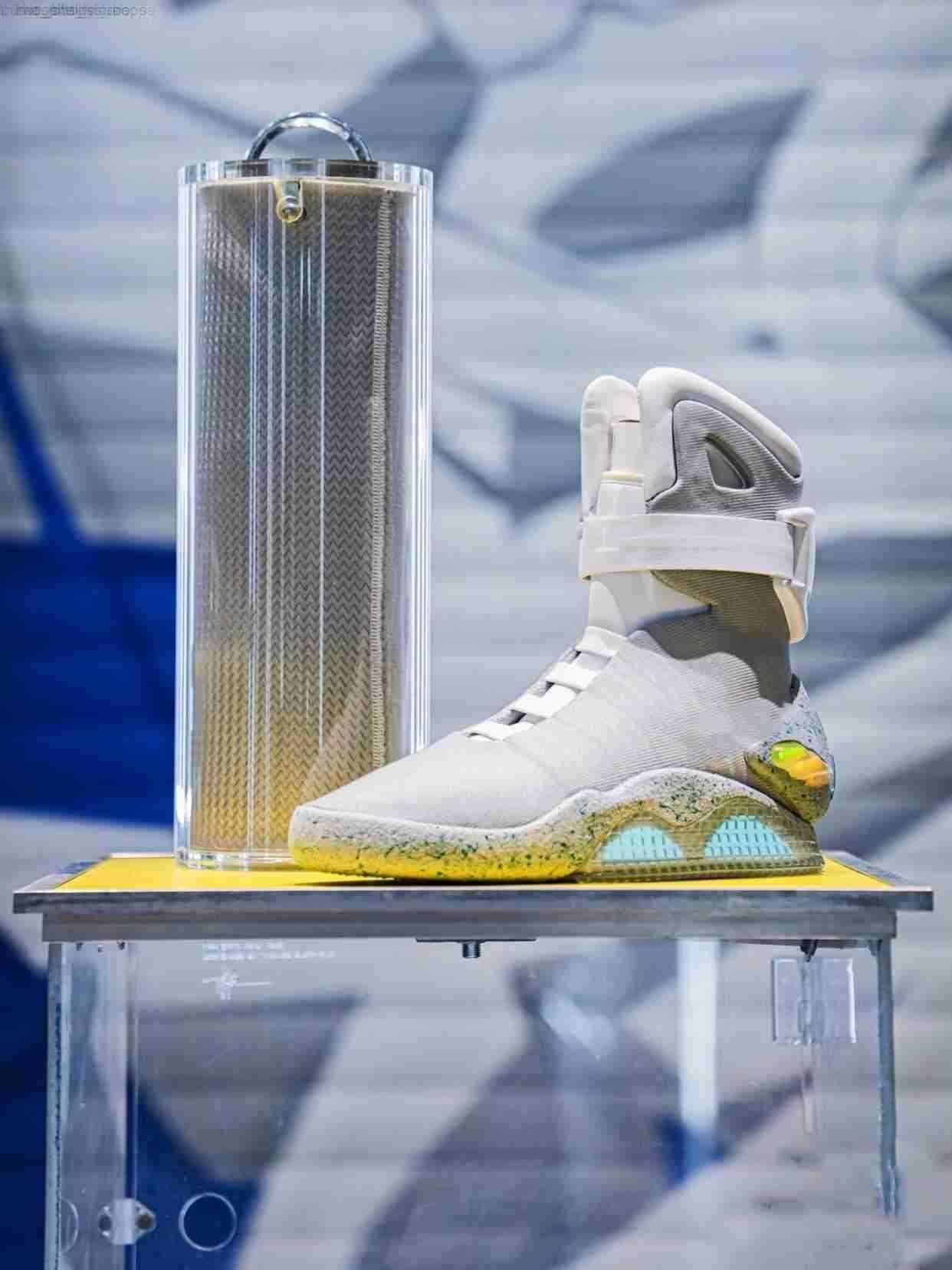 Nike 2022 Air Mag