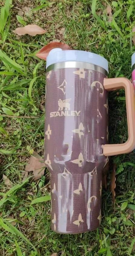 ₩32377에서 핸들 절연 텀블러 뚜껑이있는 새로운 40oz 머그잔 텀블러 로고가있는 밀짚 스테인레스 스틸 커피 용어 컵