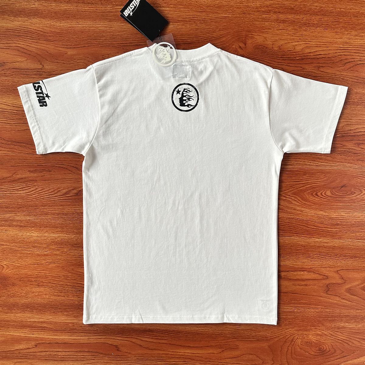 Hellstar Studios Eye Letters Graffiti Font Abstract Print Casual Simple ...