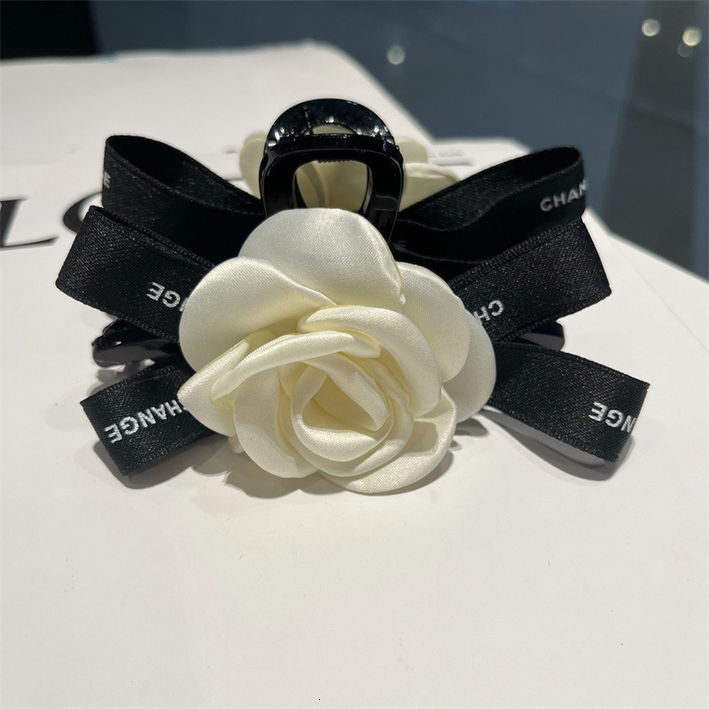 Camellia claw clips vs hair combs: Are camellia clips just a trend or ...