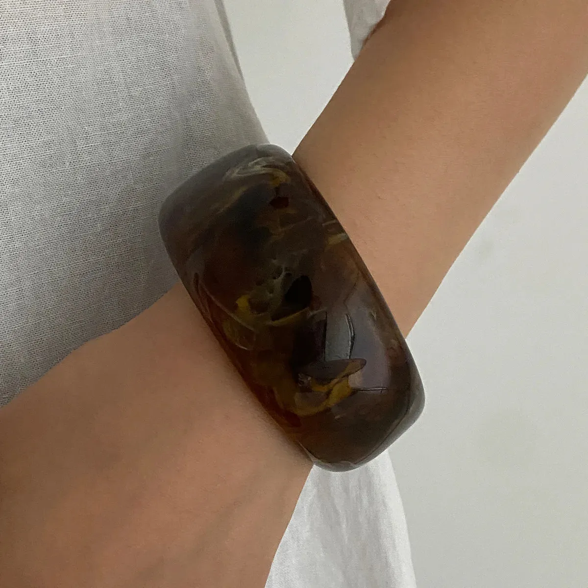 Salircon Vintage Punk Beige Coffee Irregular Resin Acrylic Wide Cuff ...