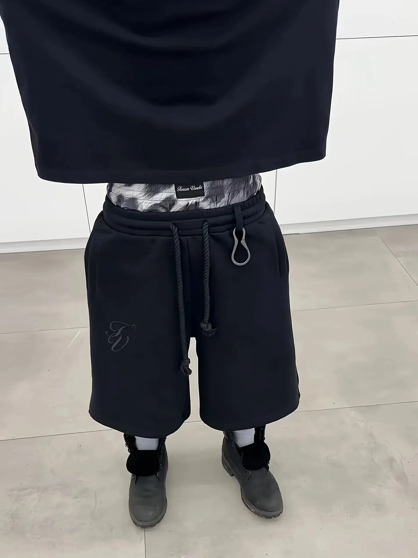 Polyester mid waist loose fit sports shorts with button fly closure and ...