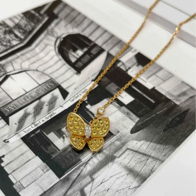 Four-Leaf Clover Pendant Necklace with White Mother-of-Pearl Inlaid ...