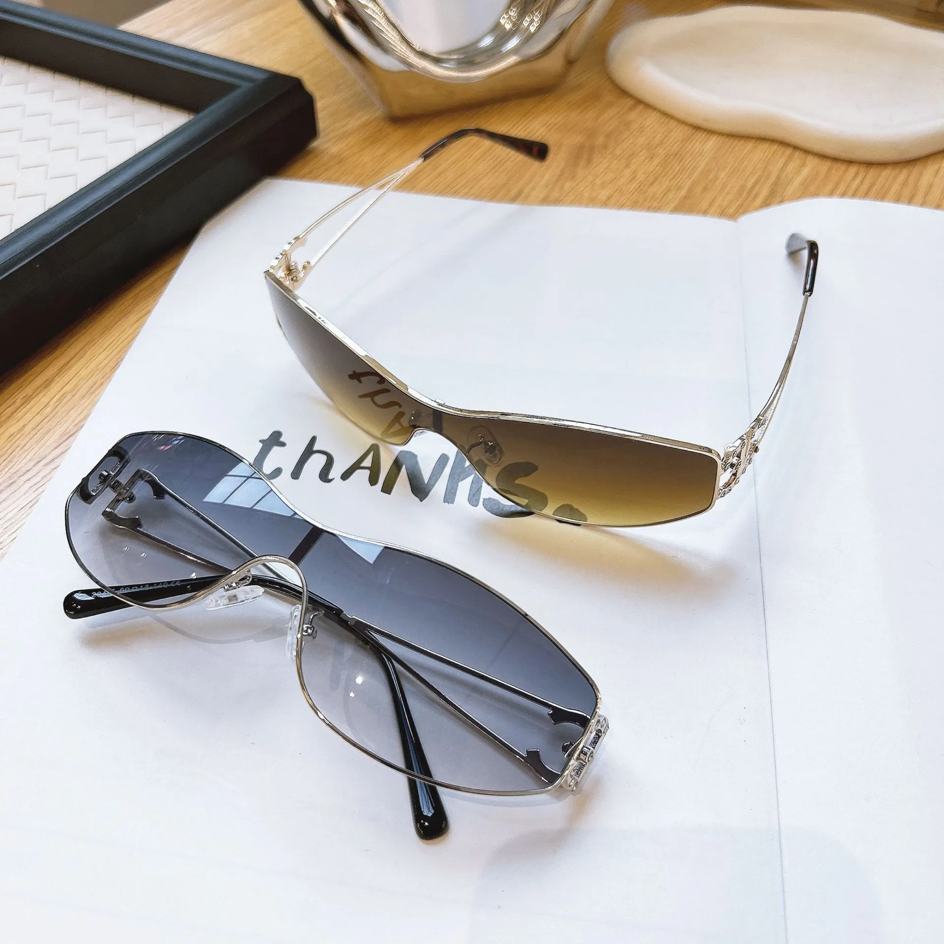 Designer Metal Sunglasses for Men with PC Frame and Mixed Color ...