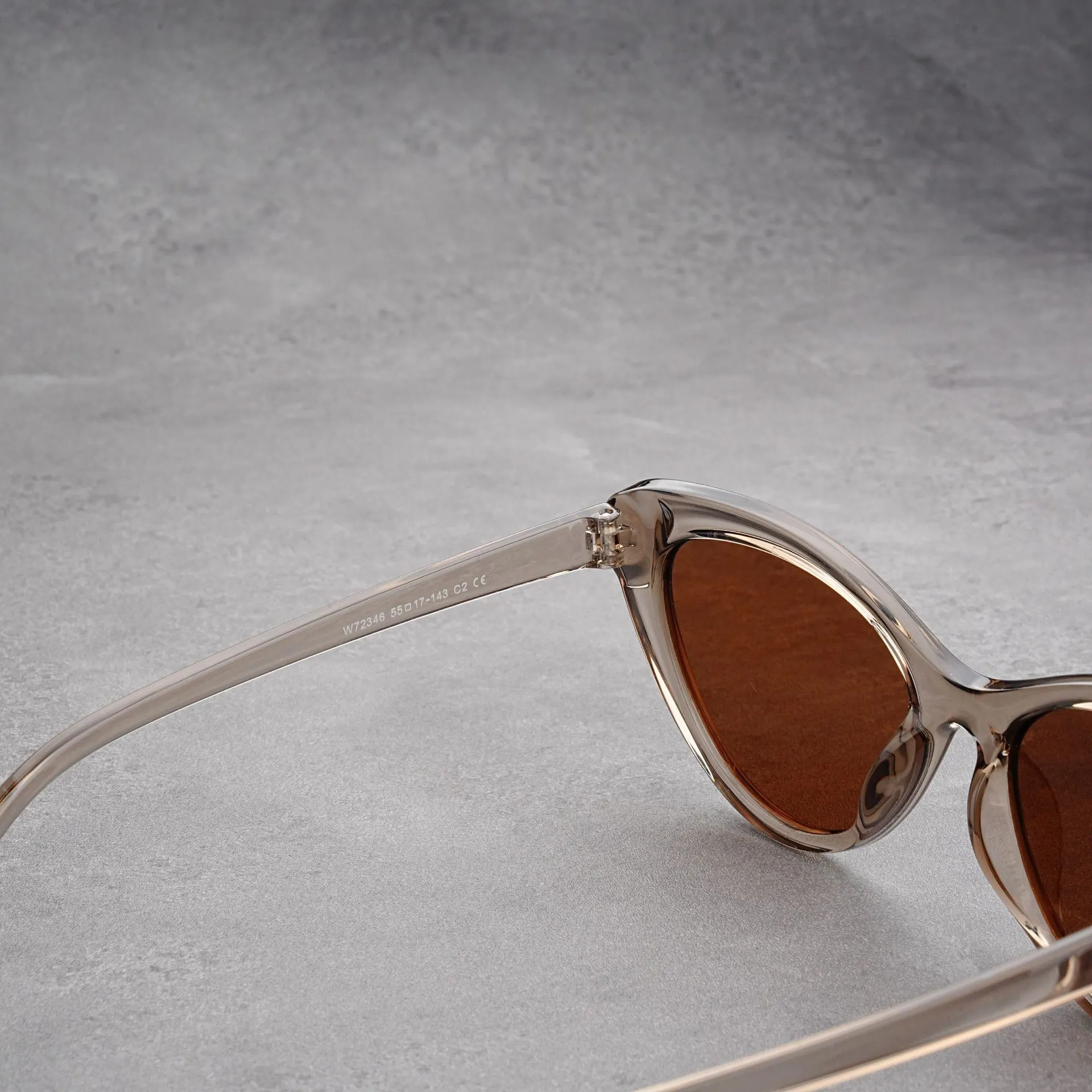 Cat Eye Polarized Sunglasses with PC Frame and Acrylic Black Lenses for ...