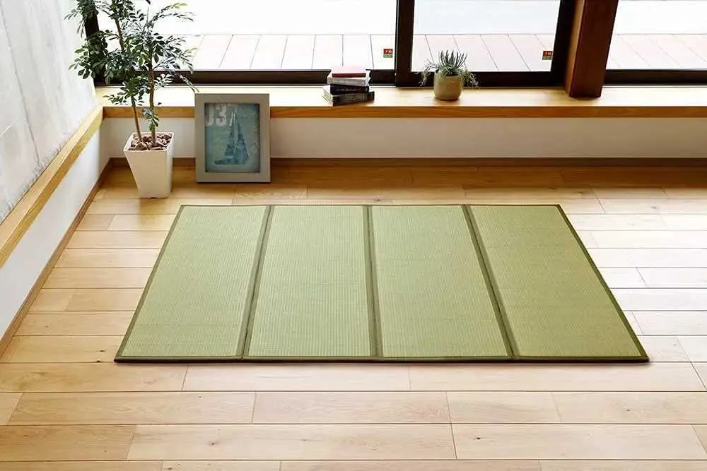 Japanese Sleeping Mats: Traditional Rashgrass Tatami Mat Woven Floor ...