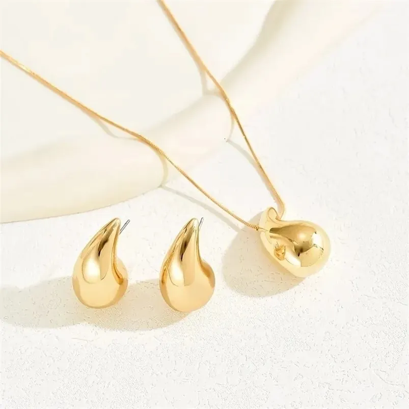 Water Drop Jewelry Set: 2 Gold & Silver Necklaces with Stud Earrings ...
