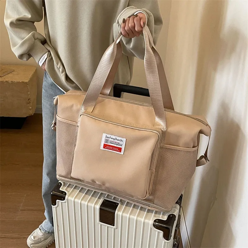 Large Capacity Waterproof Travel Handbag - Sturdy Unisex Shoulder Bag ...