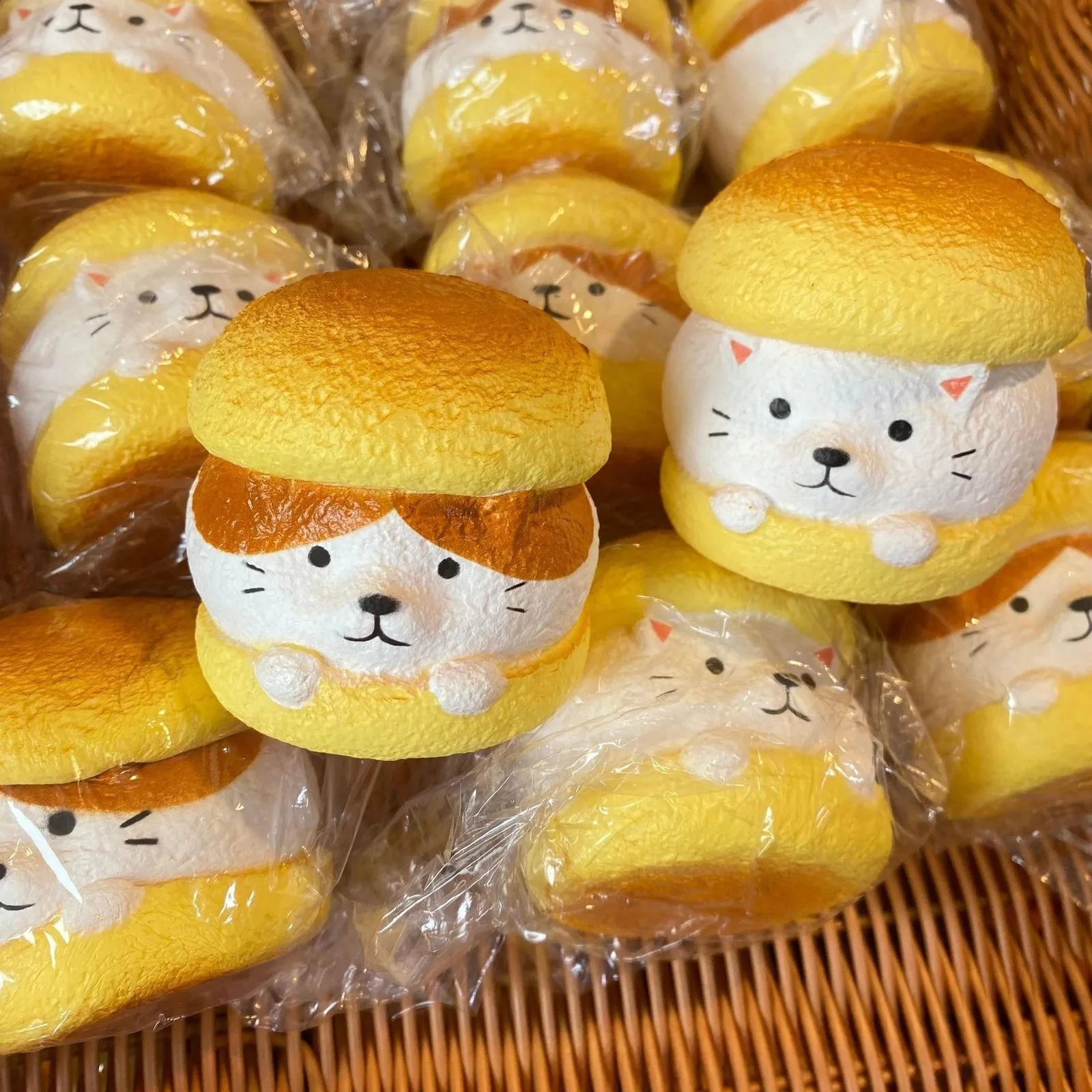 Kawaii Anime Figures Slow Rising Puff Puppy, Cat Bear, Burger Squishy ...