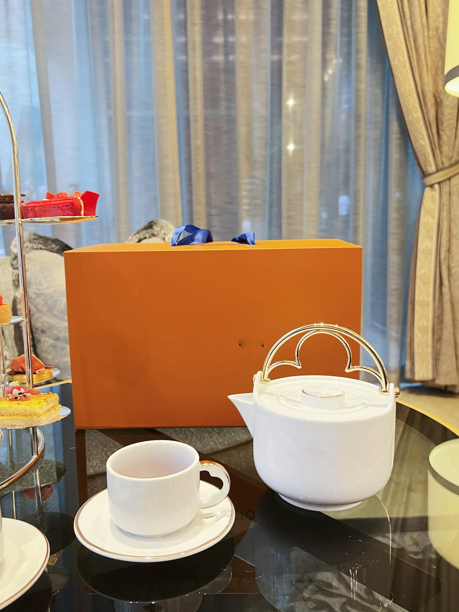 Premium Ceramic Teapot and Cup Set - Gold Accent Design, Elegant Tea ...