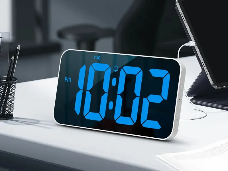 Large Digital Alarm Clock with Time/Calendar Display, DST, Night Mode ...