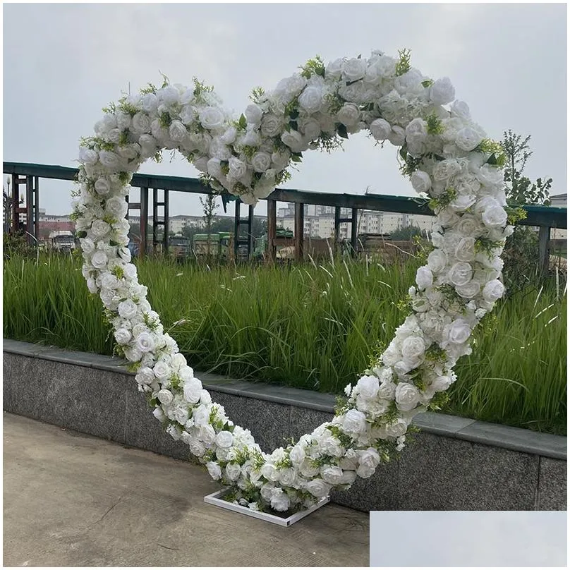 Red & White Rose Heart Shape Wedding Arch - 5D Artificial Flower Row ...