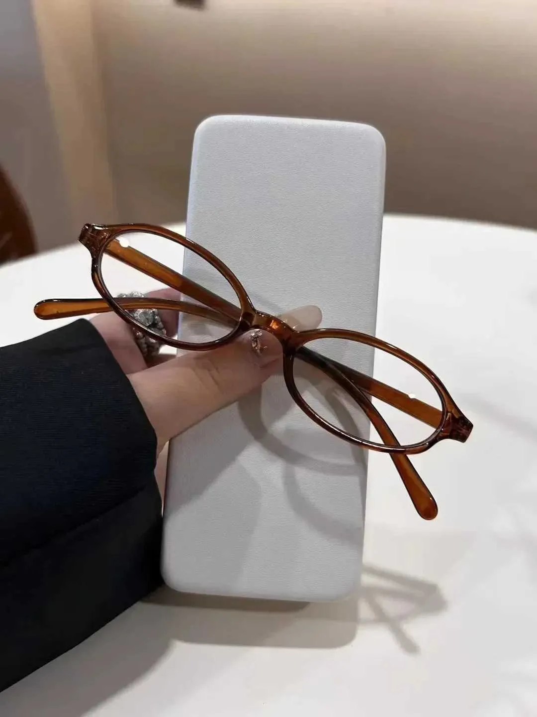 Retro Oval Frame Glasses - Y2K Style for Women & Men - Cute Computer ...