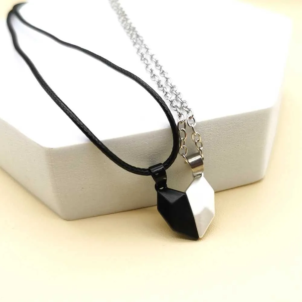 Couple Necklaces: Matching Magnetic Heart Pendant Necklace Set For ...