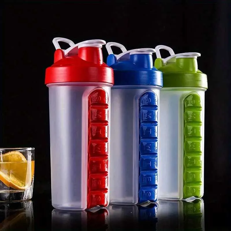2-in-1 Portable Pill Box & Water Bottle - 600ml, 7 Compartments ...
