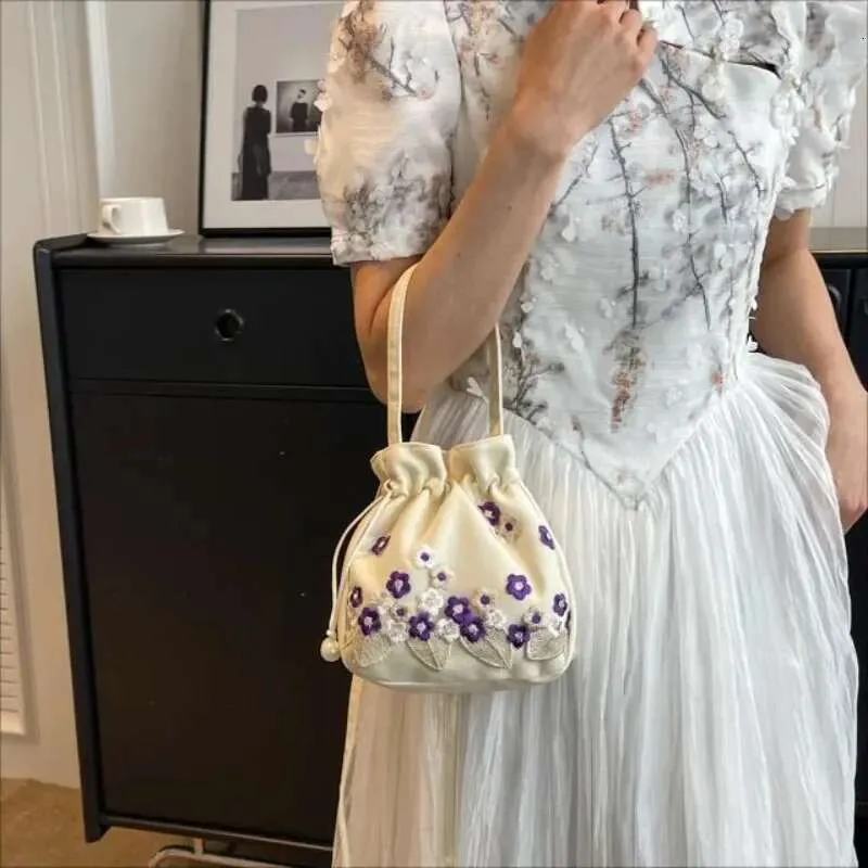 Retro Chinese Style Embroidery Drawstring Bucket Bag - Women's ...