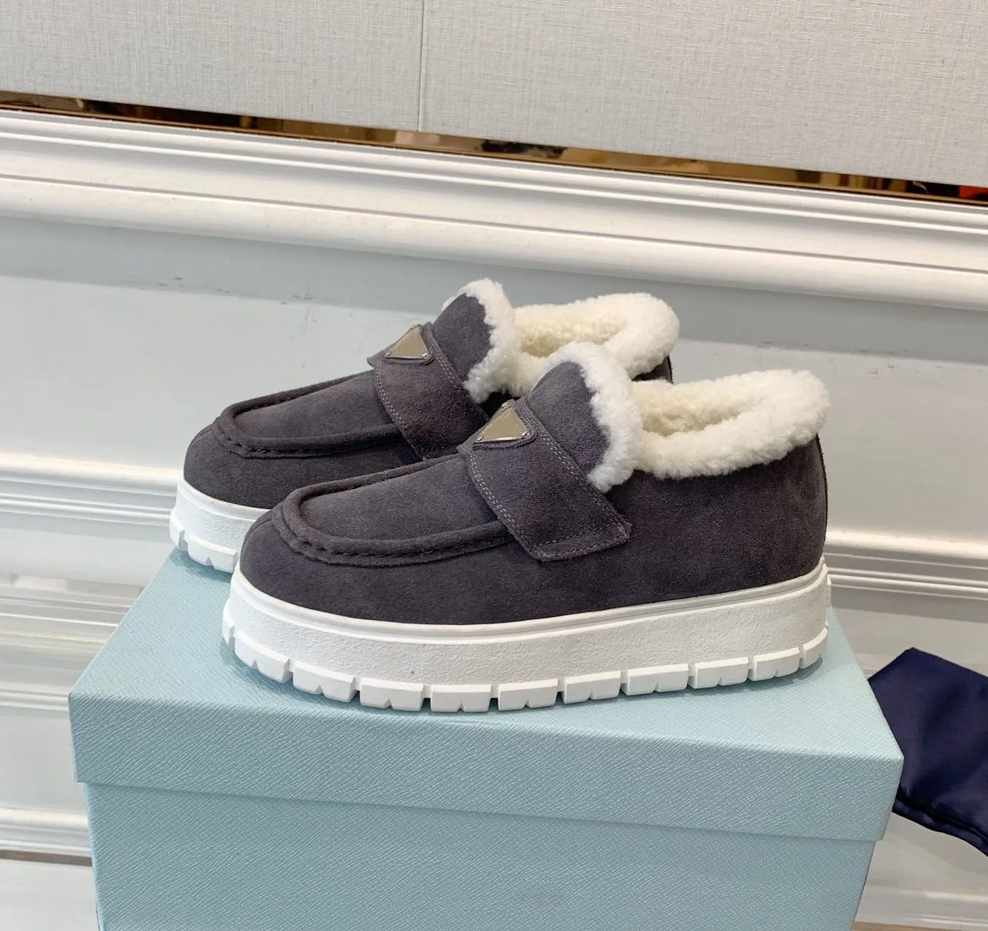 DHgate.com:Luxury Women loafers sneaker shoes Brusheds Platform Casual ...