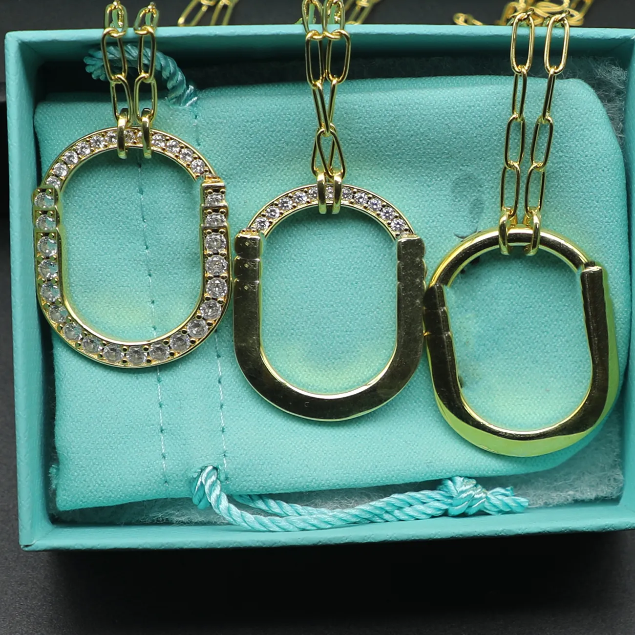 Exquisite Designer Necklace For Women U Shape Diamonds Lock Necklace In ...