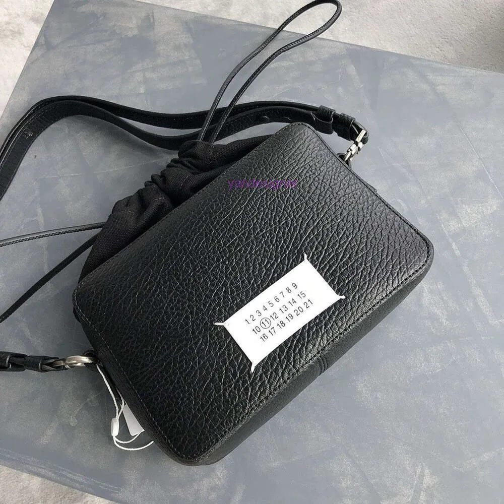 DHgate.com:designer bag mm6 Unique design for men and women DHgate.com:designer bag mm6 Unique design for men and women