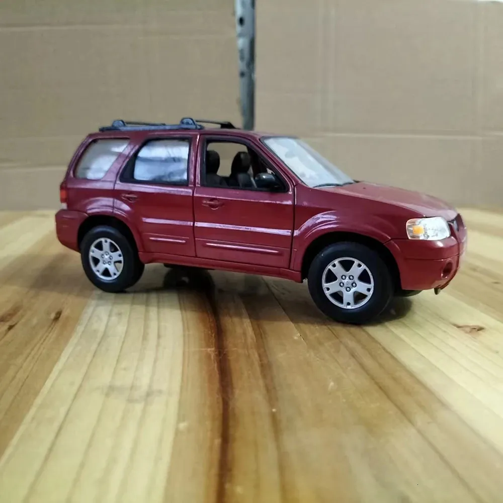 2005 Ford Escape 1:24 Scale Diecast Electric RC Car Model with 10 ...
