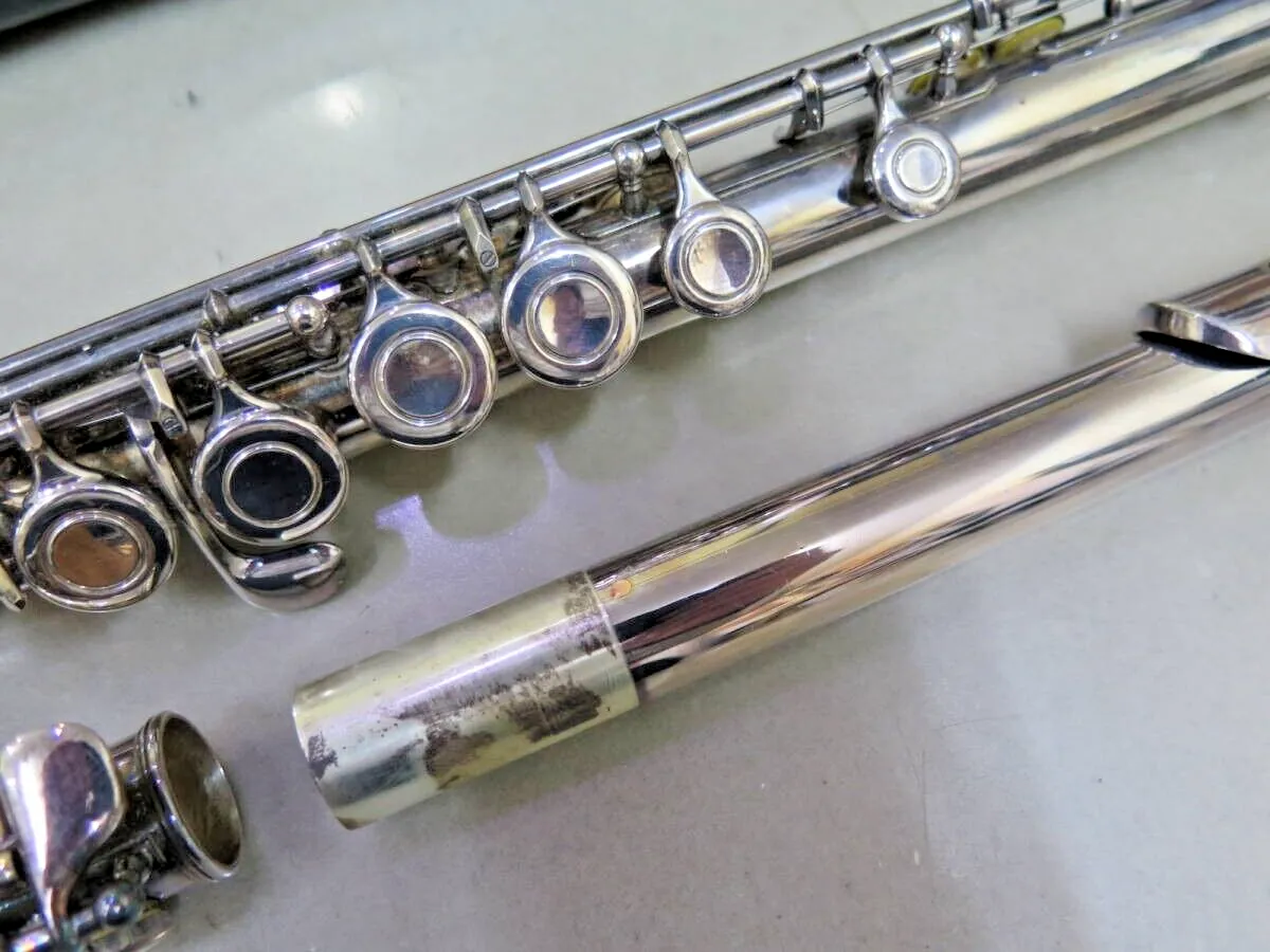 DHgate.com:Silver Flute YFL-43 with Hard Case, Professional Grade Flute ...