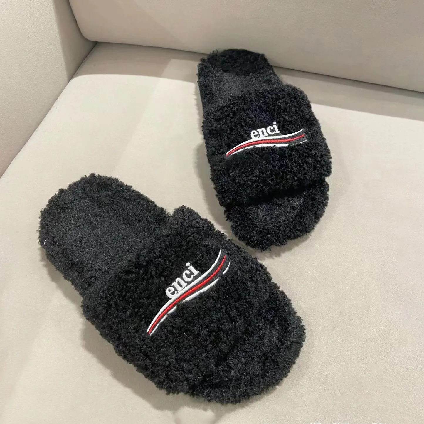 Cozy Teddy Fur Slides: Luxe Indoor & Outdoor Slippers For Men And Women ...