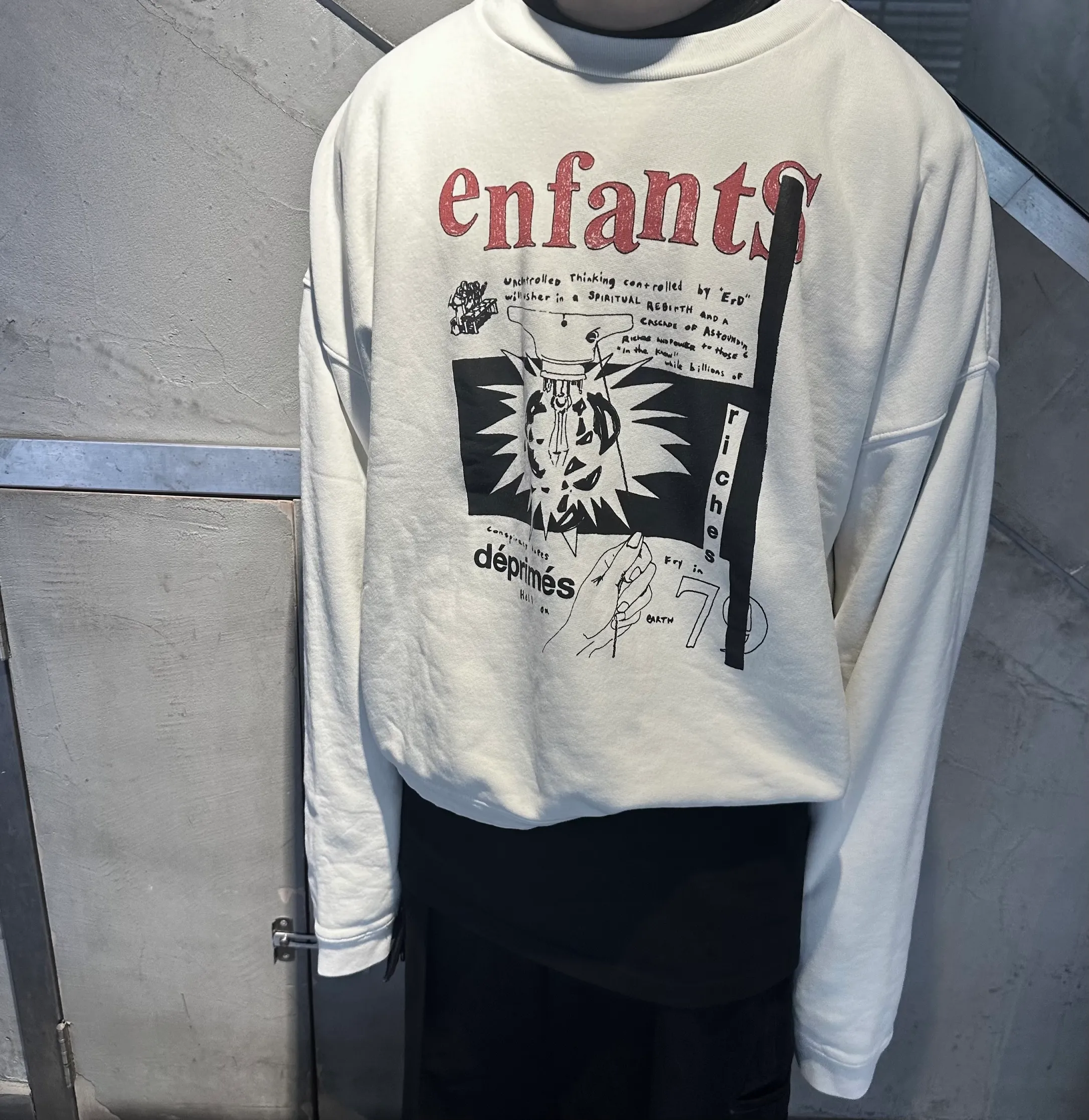 Couple Printed Sweatshirt For Men: Enfants Riches Slogan Couple Printed Sweatshirt For Men: Enfants Riches Slogan