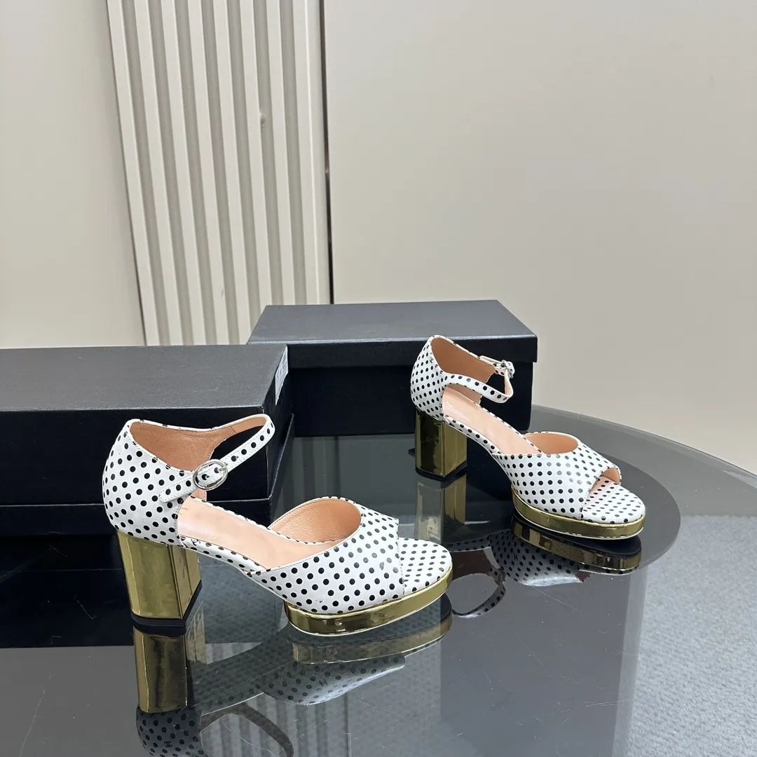 Bulk Luxury Women's Heeled Boat Heels With Mary Jane Style, Italy ...