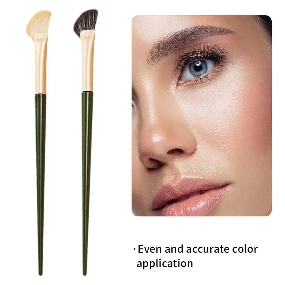 Soft Bristled Fan Makeup Brush for Nose Shadow & Contour - Portable ...