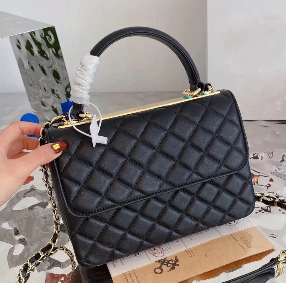 Designer Shoulder Handbags: Luxury Leather Tote Bag Fashionable & High ...