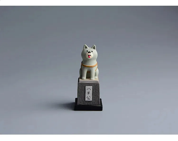 Mini Resin Figurines: Cat Statue of Liberty & Hachiko - Unique Home ...