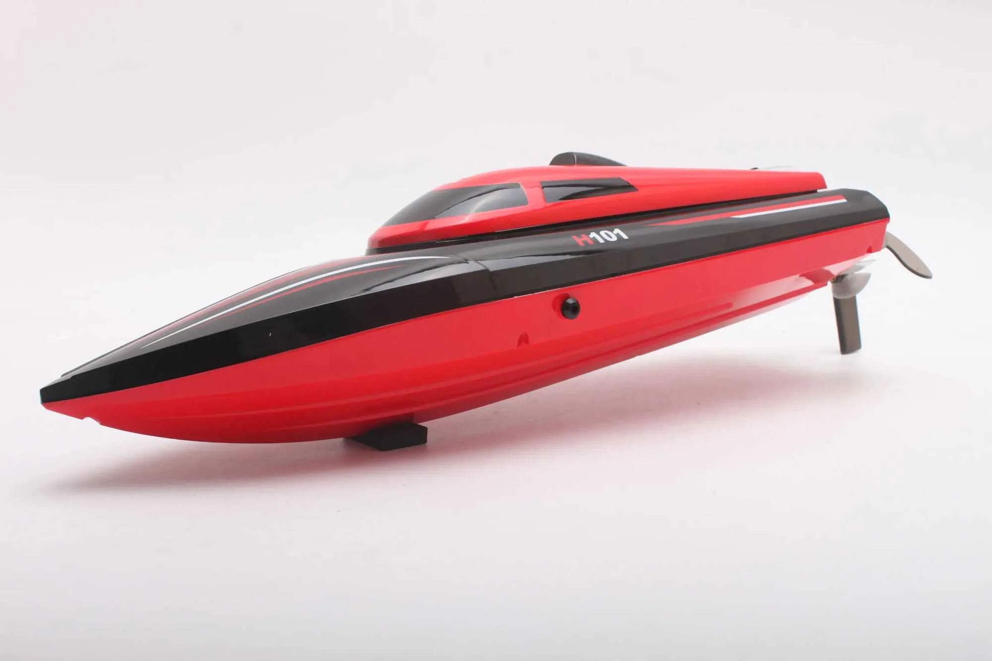 High-Speed Remote Control Racing Boat: 30km/h, 150m Range! Shop Now ...