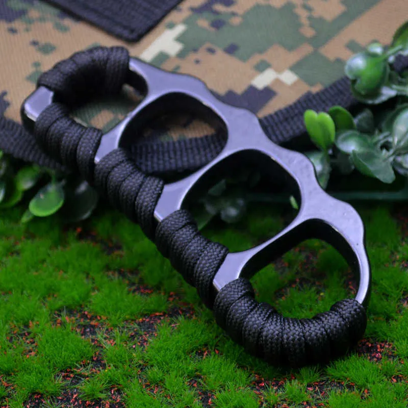 Small Pea Four Eyed Finger Knot ring doorbells with Brass Knuckles and ...