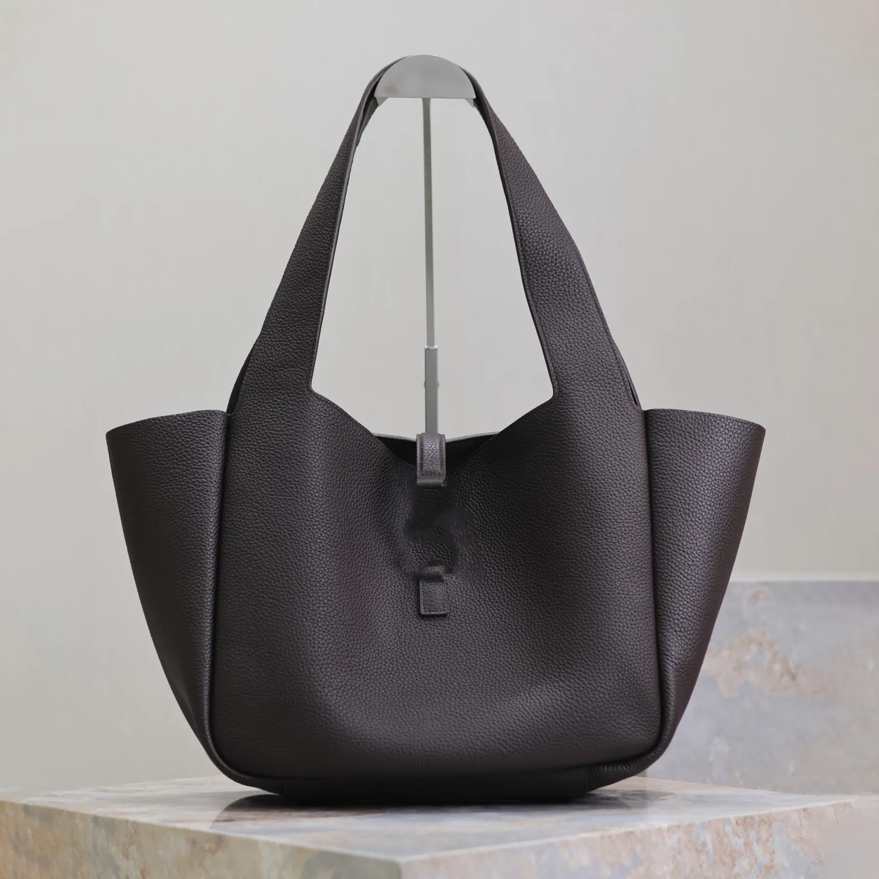 New 10A Bea In Grained Leather Shoulder Bag Luxury... From ...