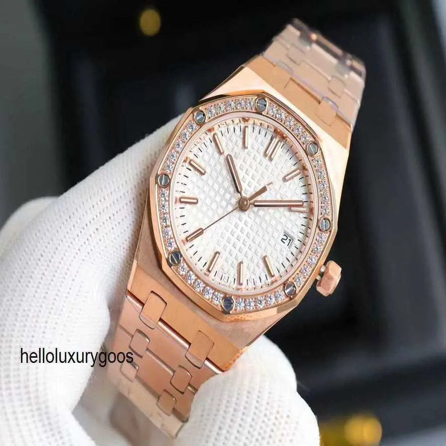 Luxury Designer Bvlgari Watch With Full Dial, Automatic Dating, And ...
