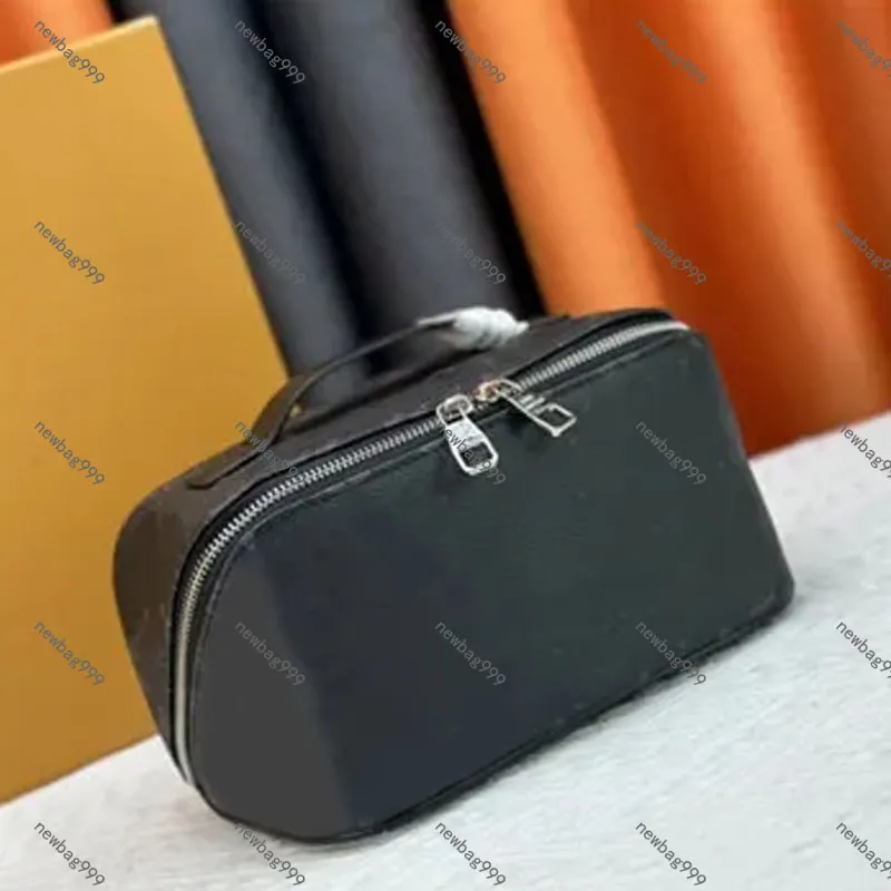 Large Capacity Designer Travel Leather Dopp Bag With Handle For Men And ...