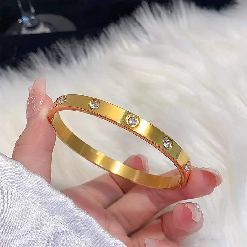 Designer Zircon K Gold Bracelet With Diamond Classic Couple Designer Zircon K Gold Bracelet With Diamond Classic Couple