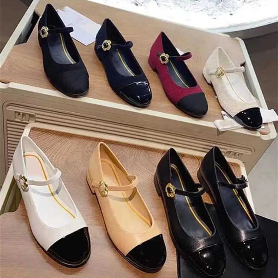 Chic Mary Jane Flats: Fashion - Comfortable Walking Shoes, Small ...