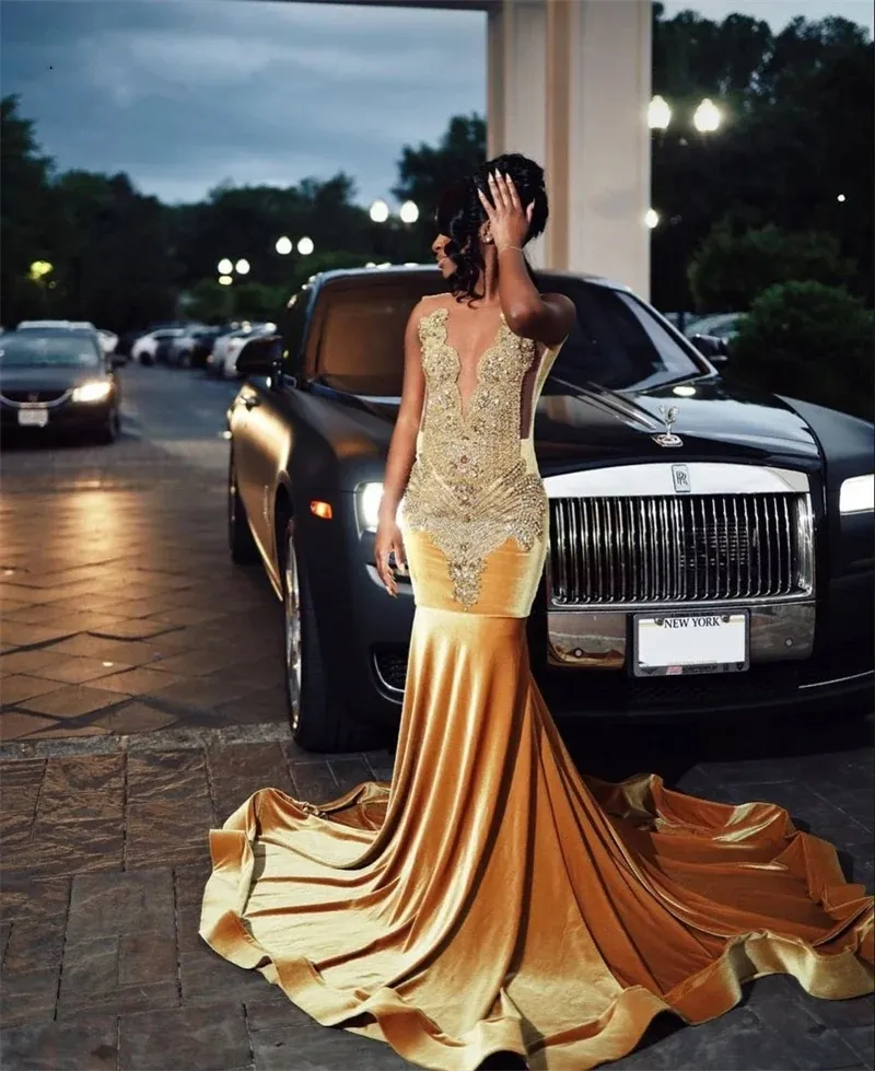 Long Gold Prom Dresses 2024 for Black Girls Rhinestone Beaded Plus Size Gowns