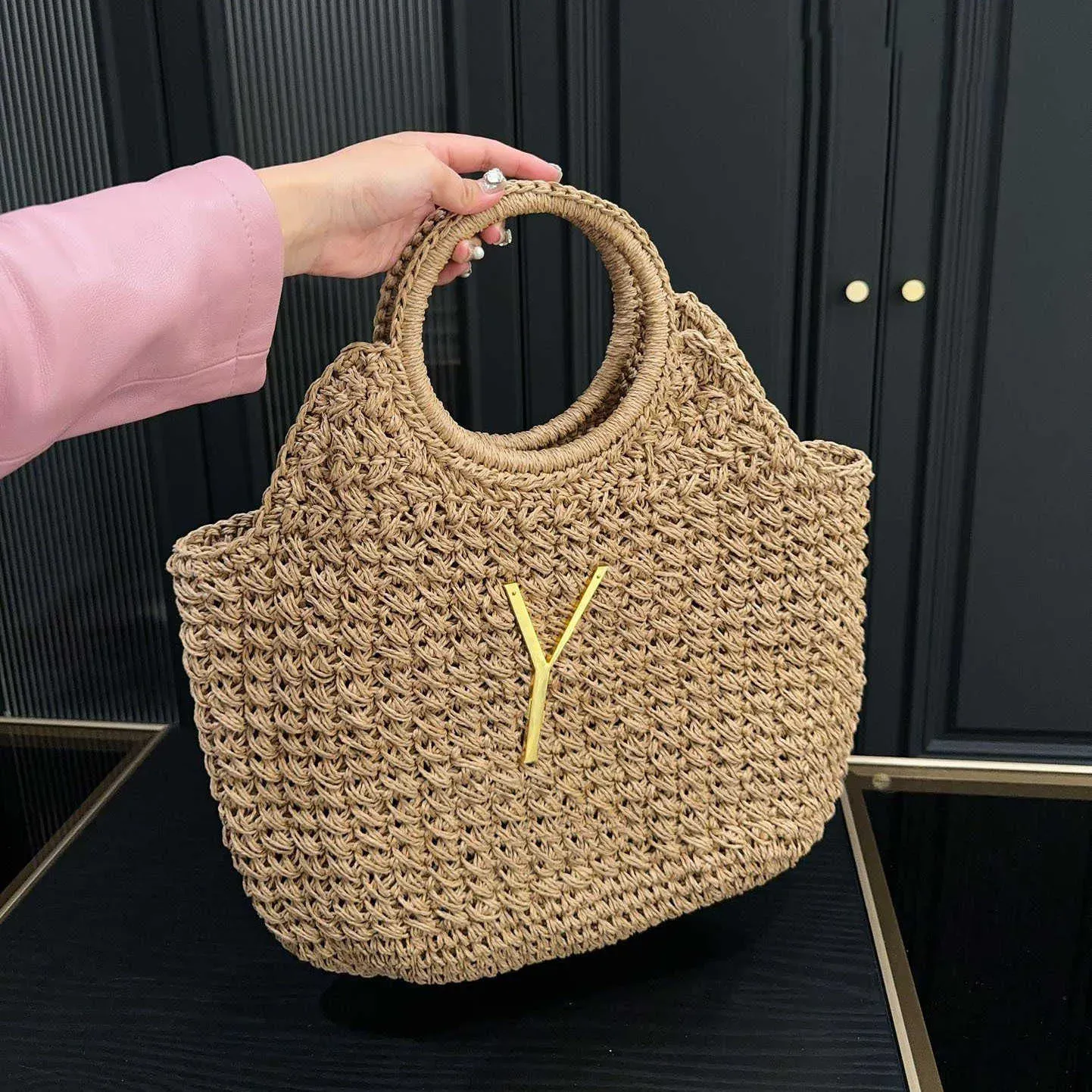 DHgate.com:High-Quality Designer Tote Bag: Lafite Grass Material ...