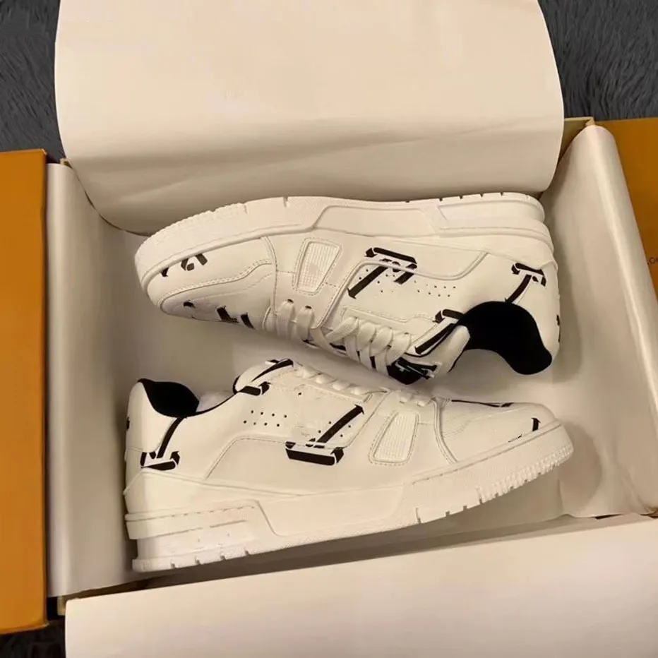 New Men's Sneakers Bread Shoes Fashion Trend Oblique Side Classic ...