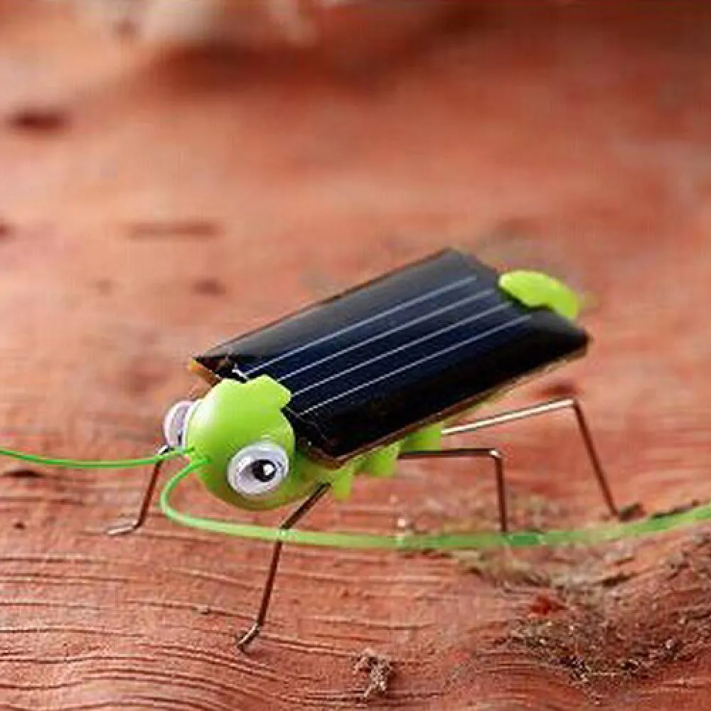 Solar Powered Grasshopper Toys Funny Cockroach Figurines, Creative ...