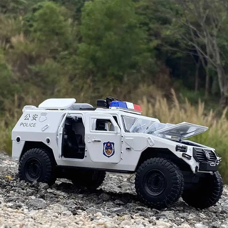 Diecast Model Cars 1:24 Alloy Armored Off Road Vehicle Toy Metal Police ...