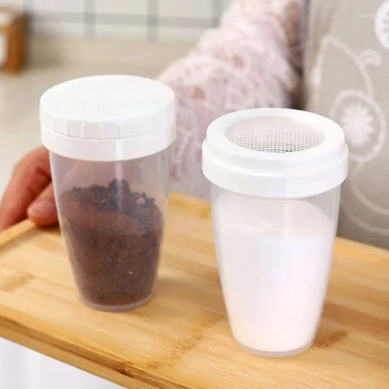 plastic flour dredger