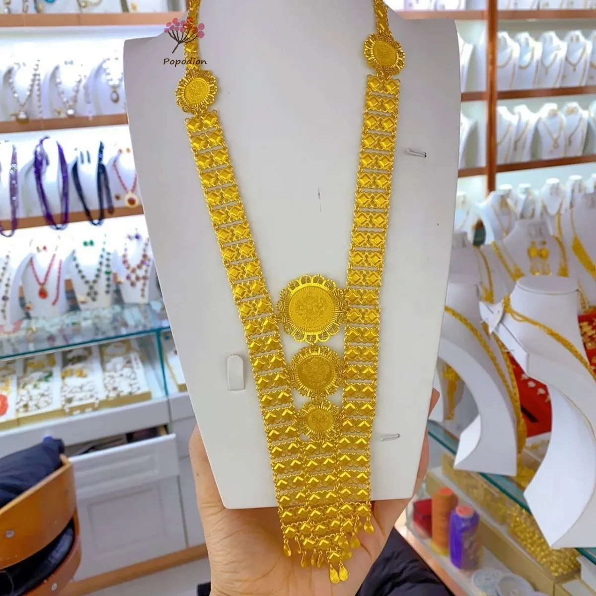 Necklace for wedding in gold store