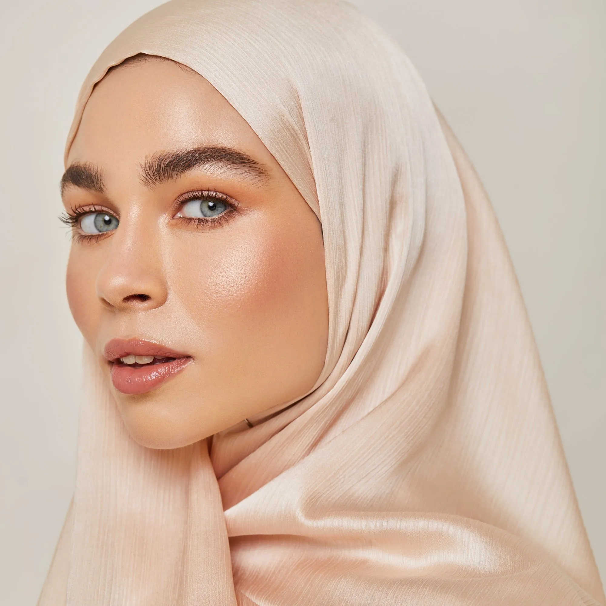 DHgate.com:2024Crinkle Satin Silk Hijab Scarves for Women - Muslim ...