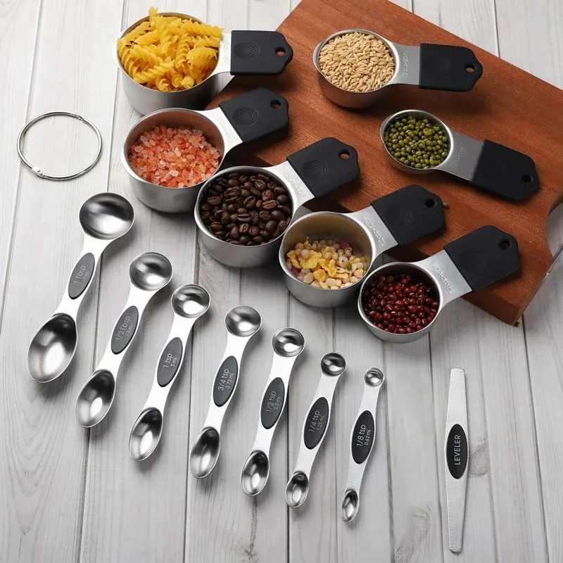liquid and solid measuring spoons