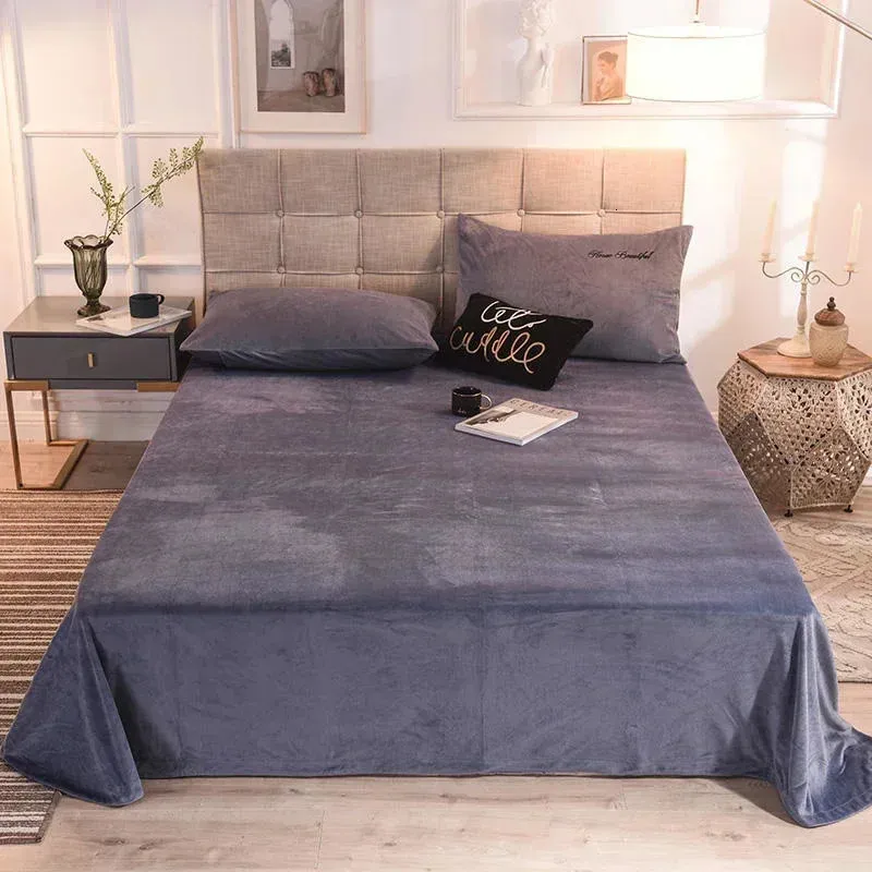 Nordic Style Crystal Velvet Bedspread Solid Color Thickened Winter Warm ...