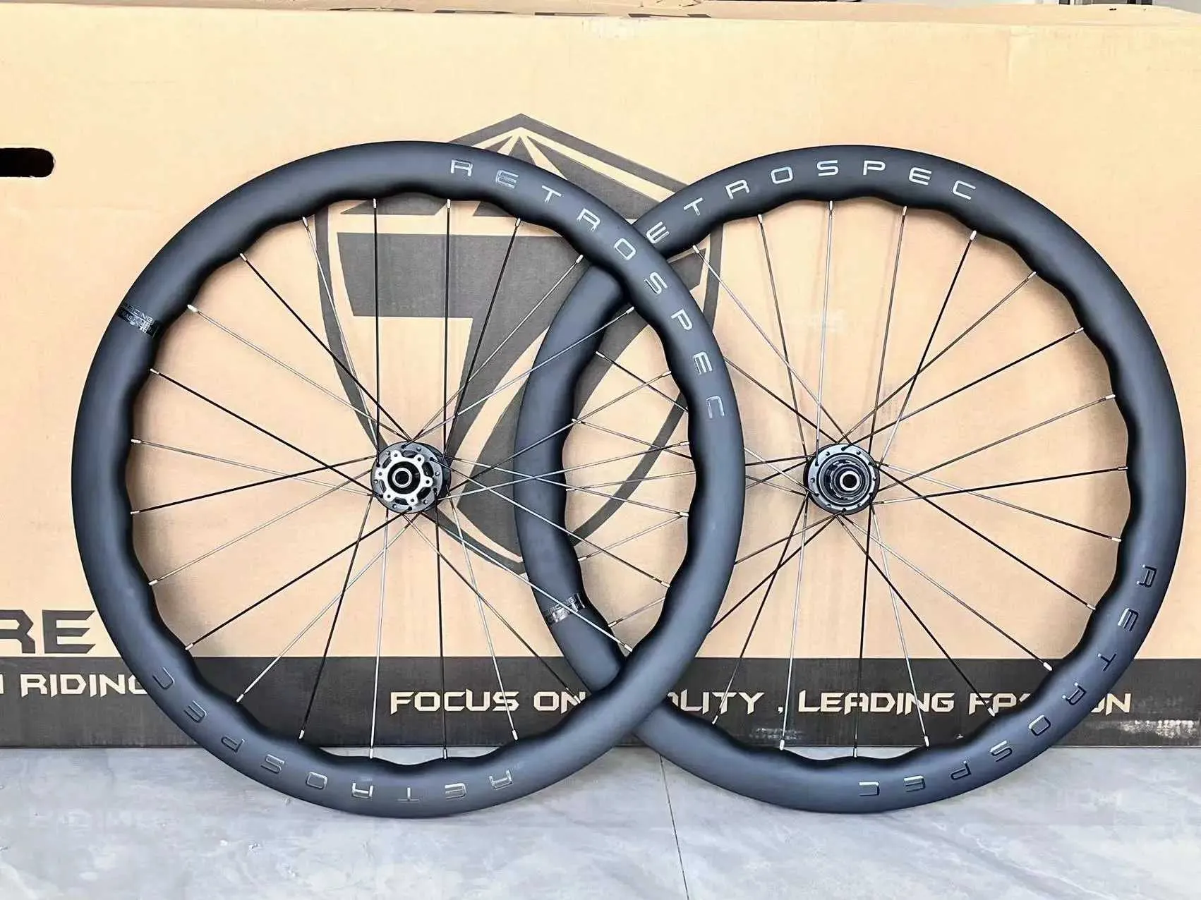 Premium Carbon Road Bike Wheels Lightweight And Durable 700c Wheelset